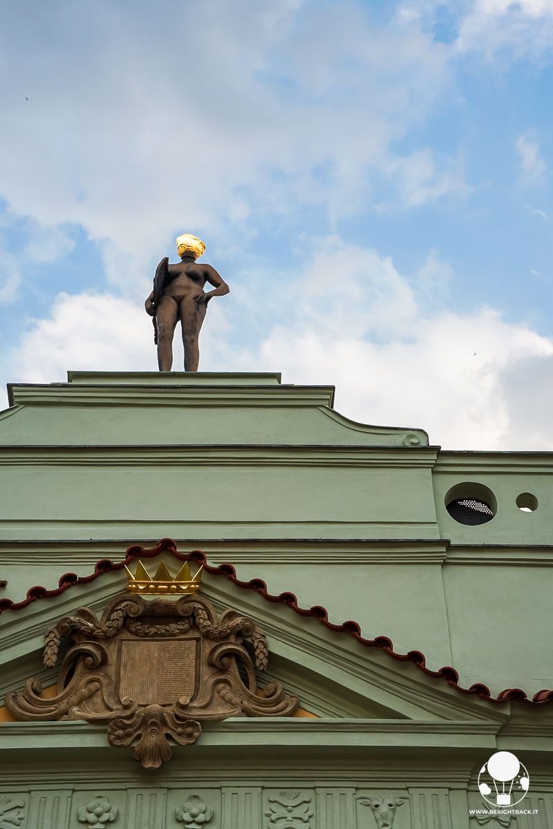 Scoprire una Praga alternativa attraverso le opere di David Černý